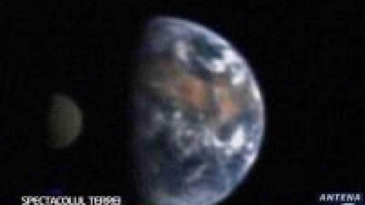 NASA a difuzat imagini spectaculoase cu Pământul şi Luna, văzute din ...