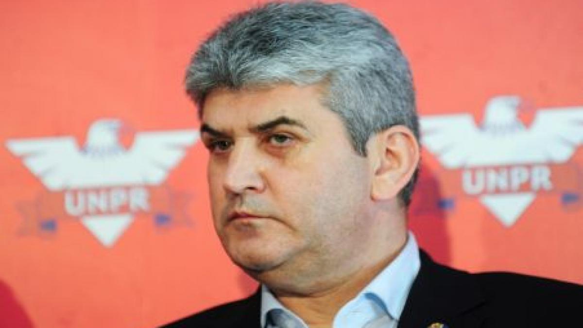 Oprea: I-am dus copilul la biserică cu toate că Victor Ponta nu are ...