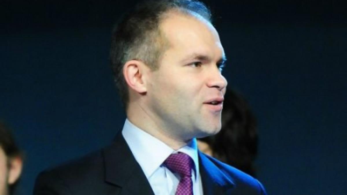Mai mulţi deputaţi PDL au cerut demisia ministrului Daniel Funeriu