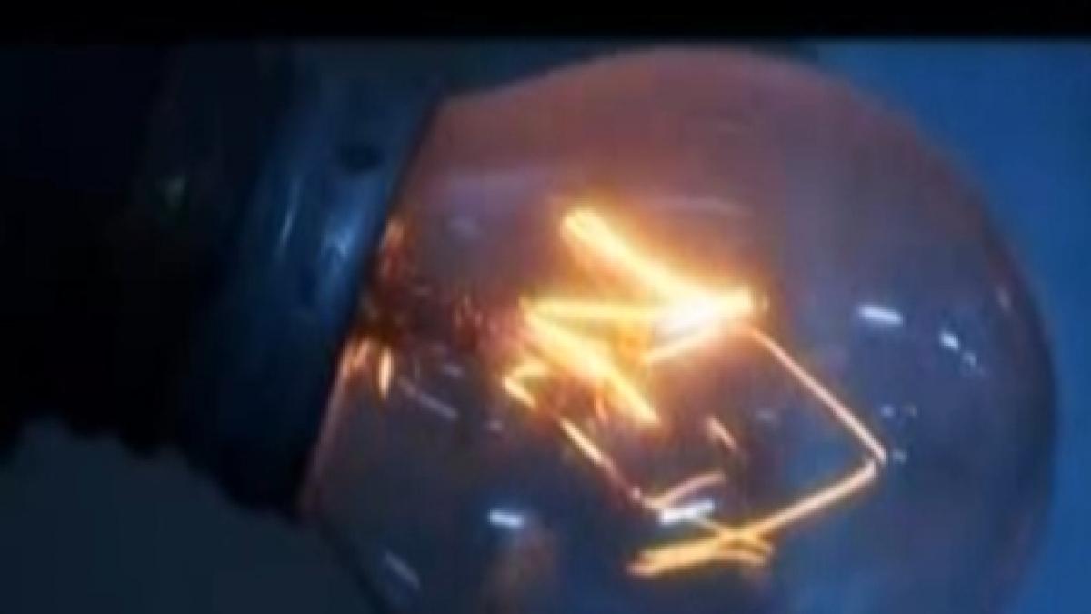 Era becului lui Edison a apus. Vezi prin ce transformări a trecut ...