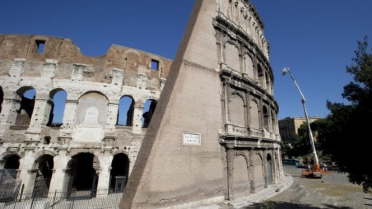 Colosseumul din Roma, în pericol. Celebrul monument s-a înclinat cu 40 ...