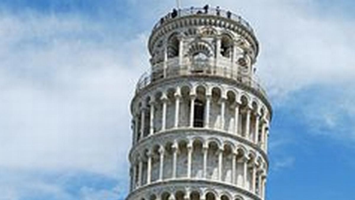 Turnul din Pisa îşi reduce constant gradul de înclinare, după lucrările ...