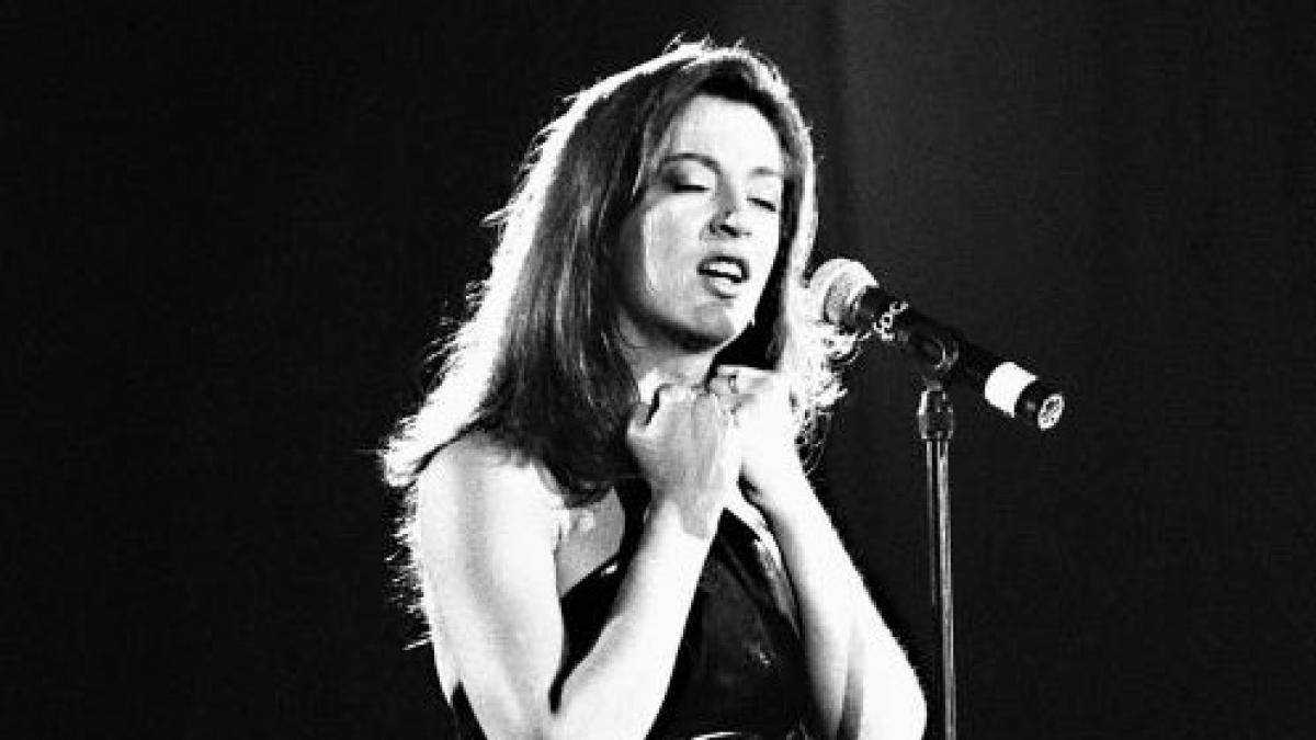 In memoriam - Laura Stoica. Astăzi se împlinesc 10 ani de la moartea ...