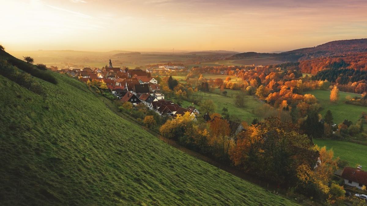 Satul din România care va fi șters de pe hartă, iar localnicii mutaţi ...