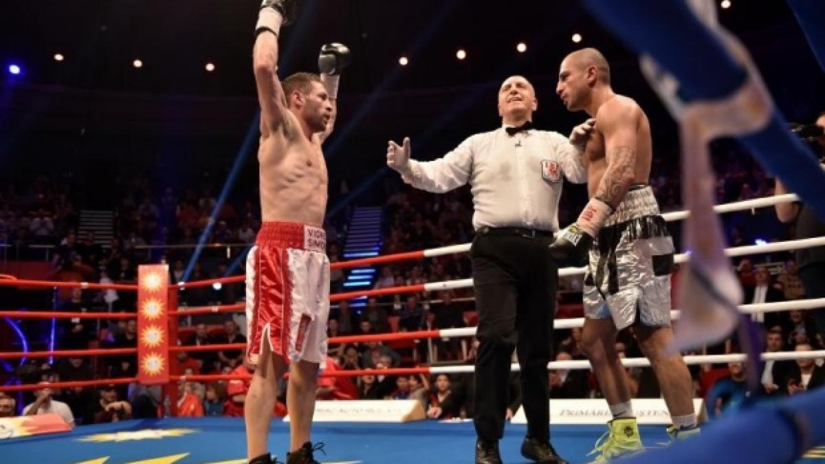 Boxerul Viorel Simion rămâne campion IBF la categoria pană
