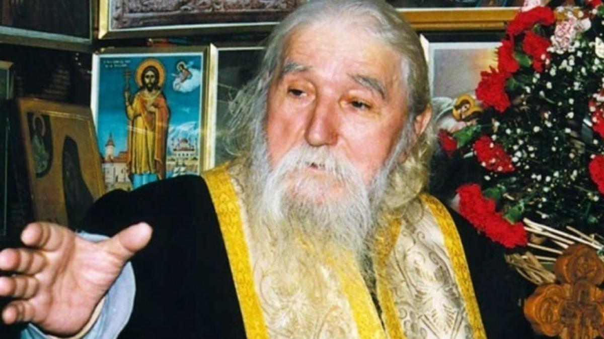 Duhovnicii Moldovei şi Moş Crăciun. Ce au în comun Ilie Cleopa şi ...