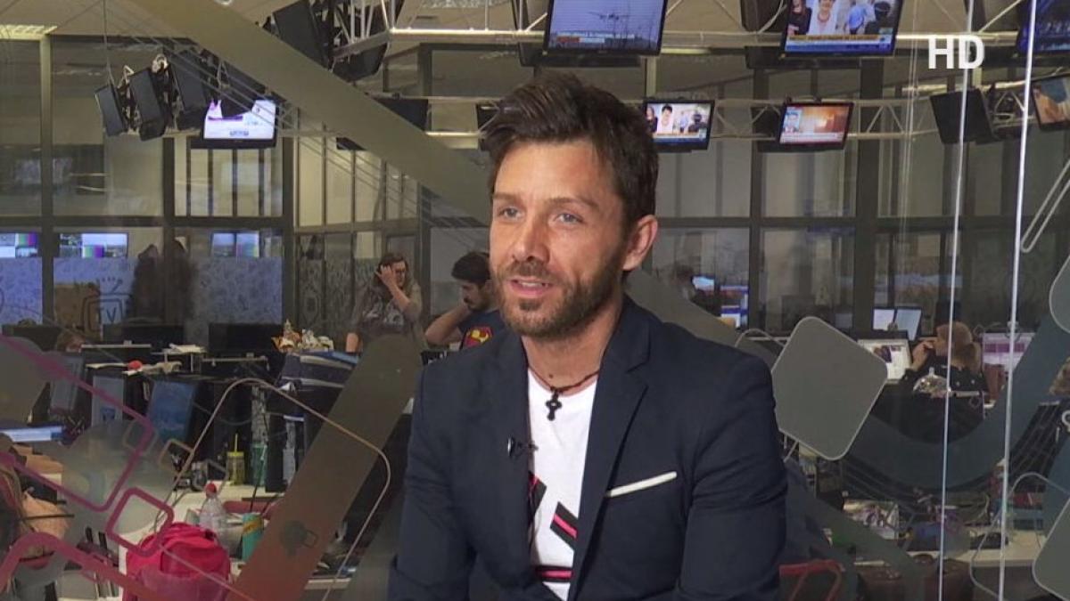 Matteo Politi, falsul chirurg italian, s-a făcut cântăreț. Și-a lansat ...