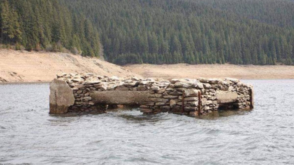 Descoperirea făcută într-un lac din Cluj după ce a secat. Istoria ...