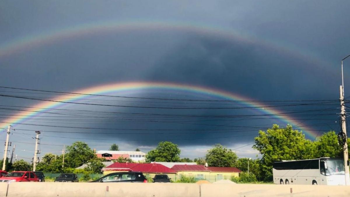 Curcubeu dublu în Bucuresti, după o furtună puternică - FOTO
