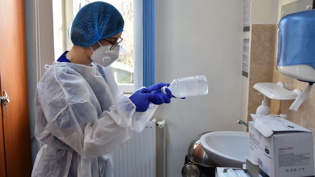 Asistente medicale plecate la muncă în Germania, dar erau pontate la ...