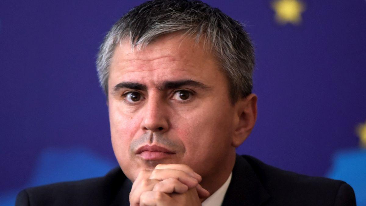 Gabriel Biriș: ”Azi noapte, pe autostradă, incident de noaptea minții ...
