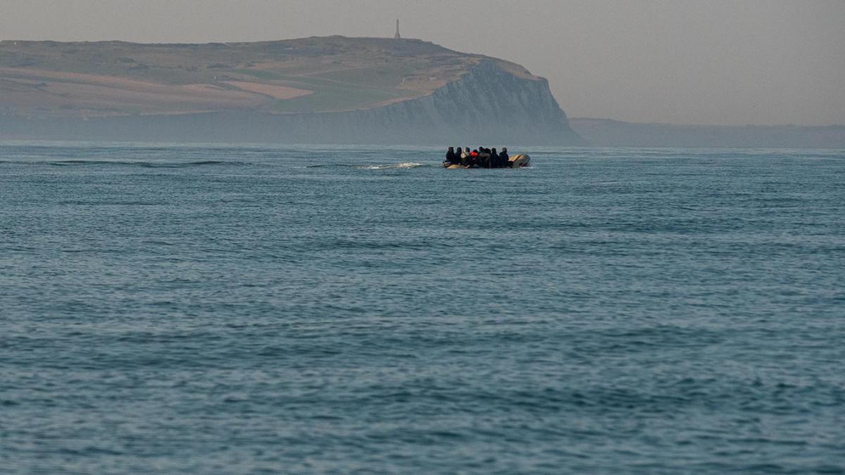 Cel puțin 31 de migranți au murit în timp ce încercau să ajungă din ...