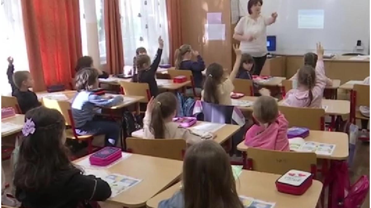 Cel mai performant sistem de învăţământ, adaptat şi introdus în şcolile ...