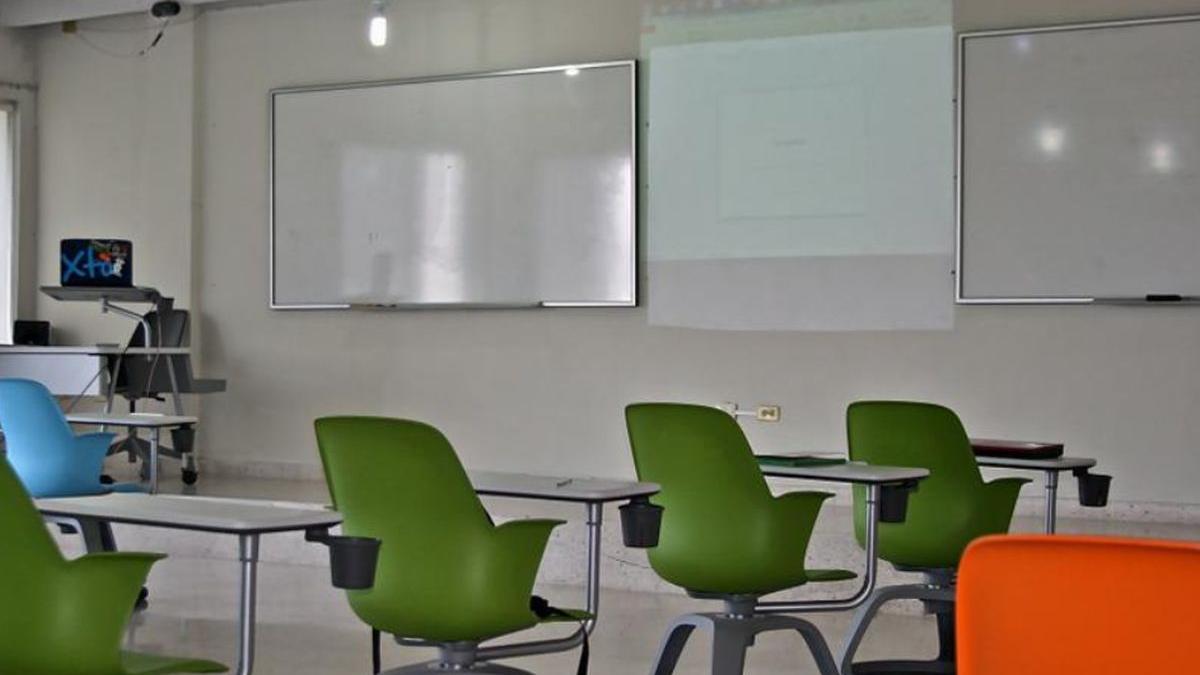 Toate cele peste 80.000 de săli de clasă din România vor avea table ...