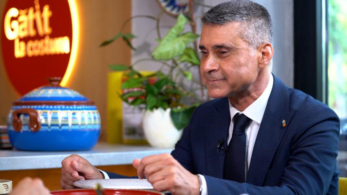 Ambasadorul Israelului, E.S. David Saranga, găteşte alături de Ştefan ...