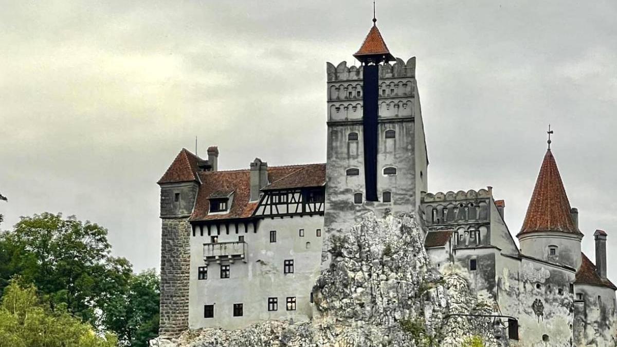 Castelul Bran, în doliu după moartea reginei Elisabeta a II-a | "Nu a ...