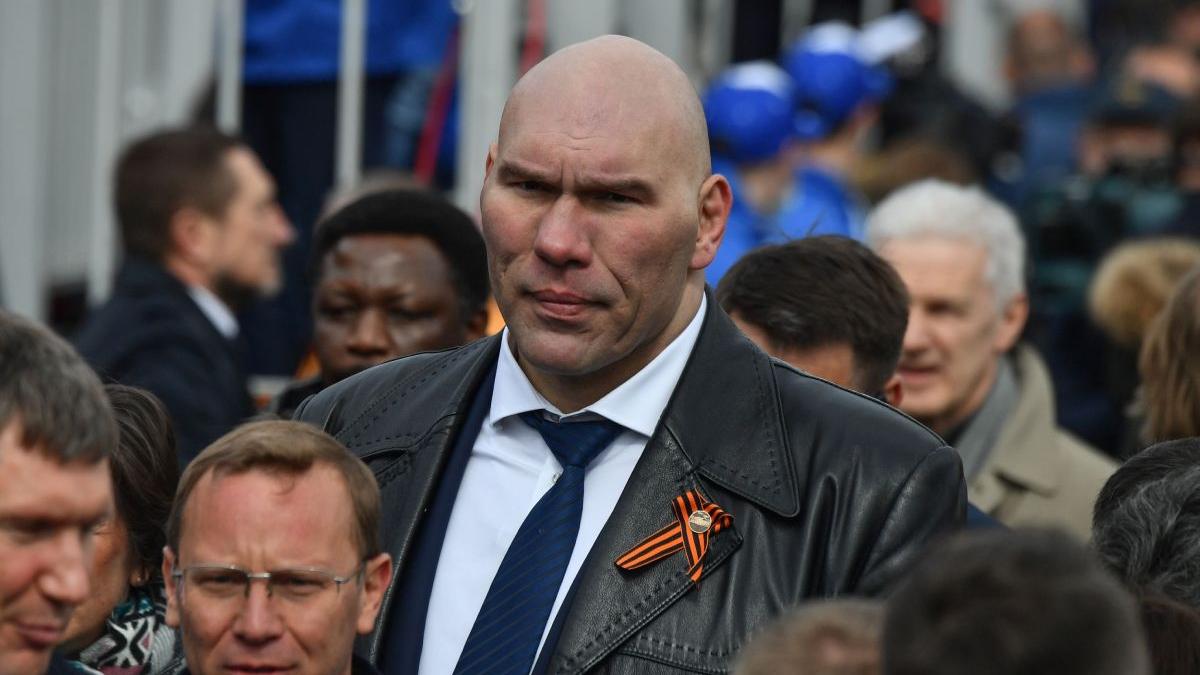 Celebrul boxer Nikolai Valuev a fost recrutat să lupte în războiul din ...