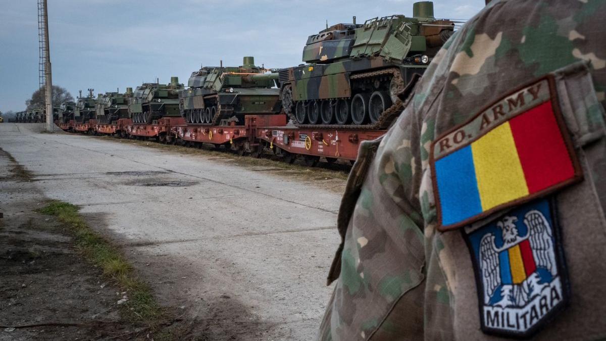 Tancurile NATO apără România | Blindatele au ajuns în județul Brașov ...