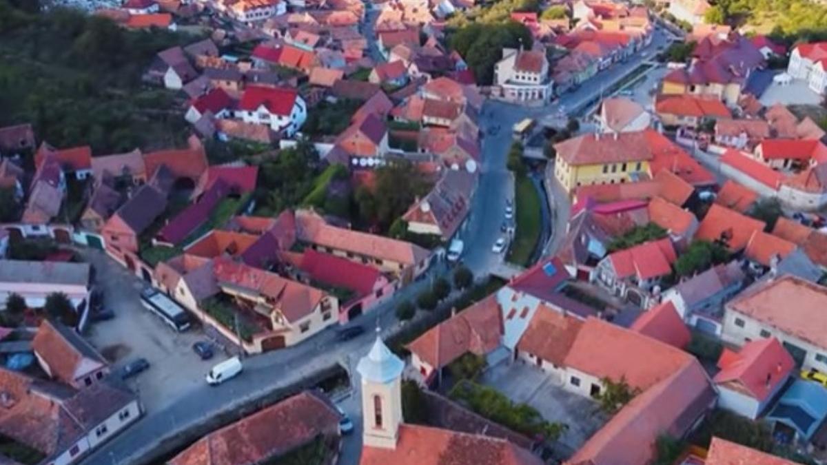 Un sat din România a fost desemnat unul dintre cele mai atractive ...