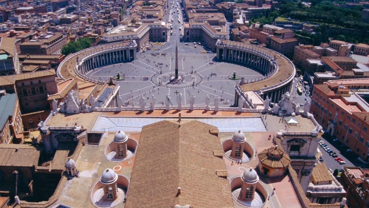 Vaticanul permite publicului să viziteze mormântul Papei Benedict al ...