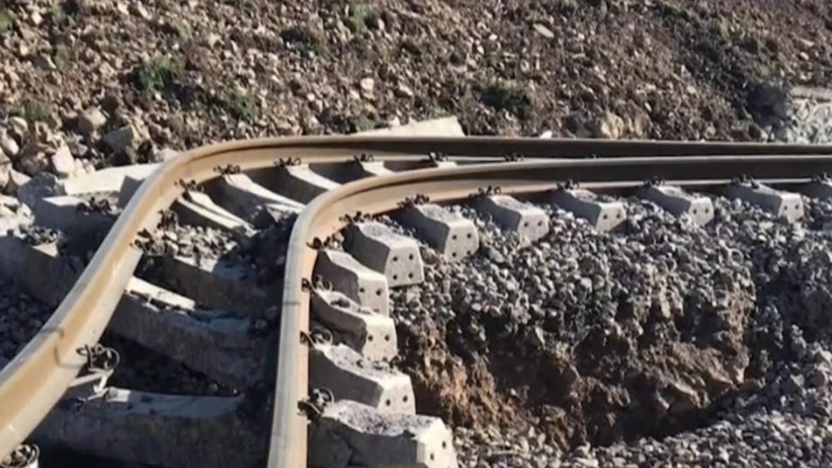 Imagini cu şinele de cale ferată contorsionate după cutremurul din Turcia