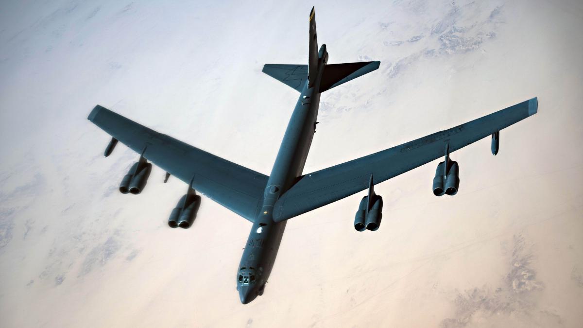 Operațiune NATO: Cel mai puternic bombardier strategic american a ...