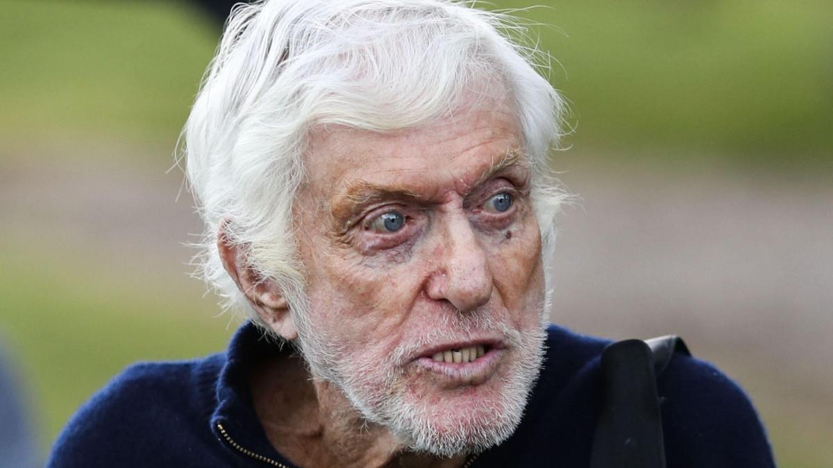 Un actor celebru, în vârstă de 97 de ani, a provocat un accident rutier ...