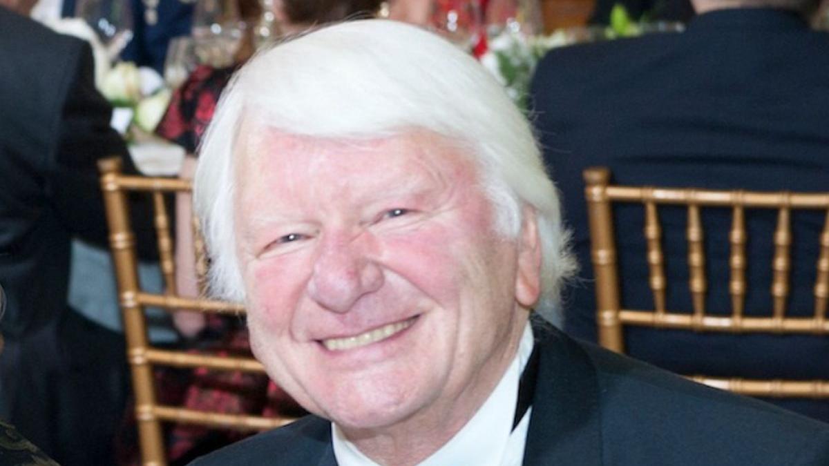 A murit fostul şef al Casei Regale a României, arhitectul Dan Badic ...