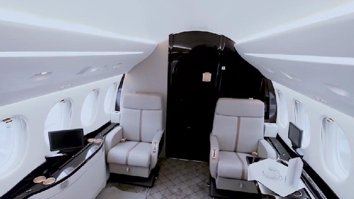 Klaus Iohannis zboară cu avionul privat la un summit european ...