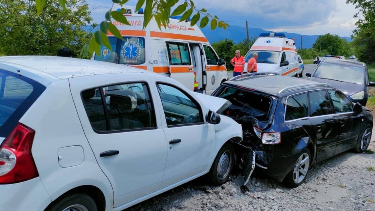 Accident mortal cu trei mașini implicate pe DN 66, în Hunedoara