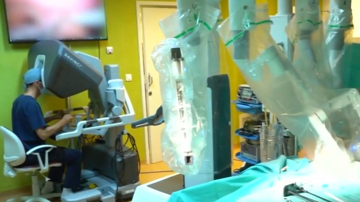 Cel mai avansat sistem de chirurgie robotică din lume, acum şi în România