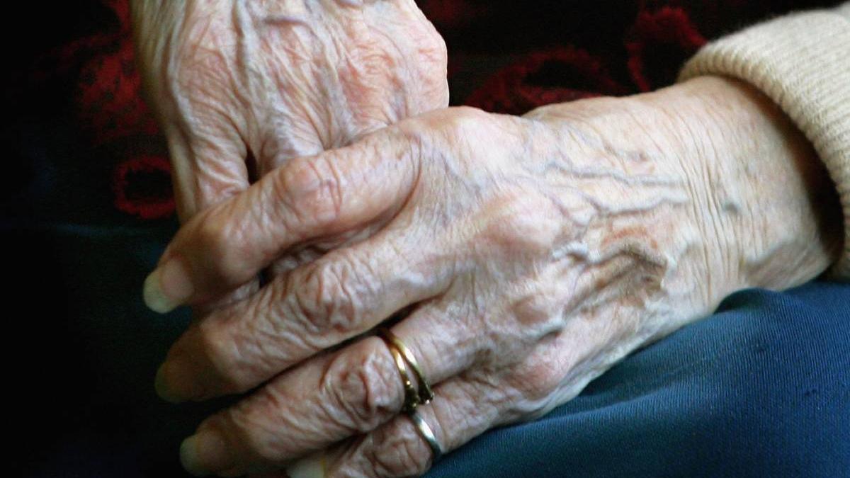 Bătrâni cu dizabilități, ascunși de autorități într-o clădire în ...