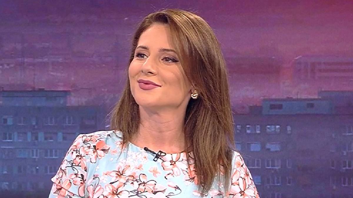 Cantitatea necesară de apă pe care trebuie să o consumăm când este ...