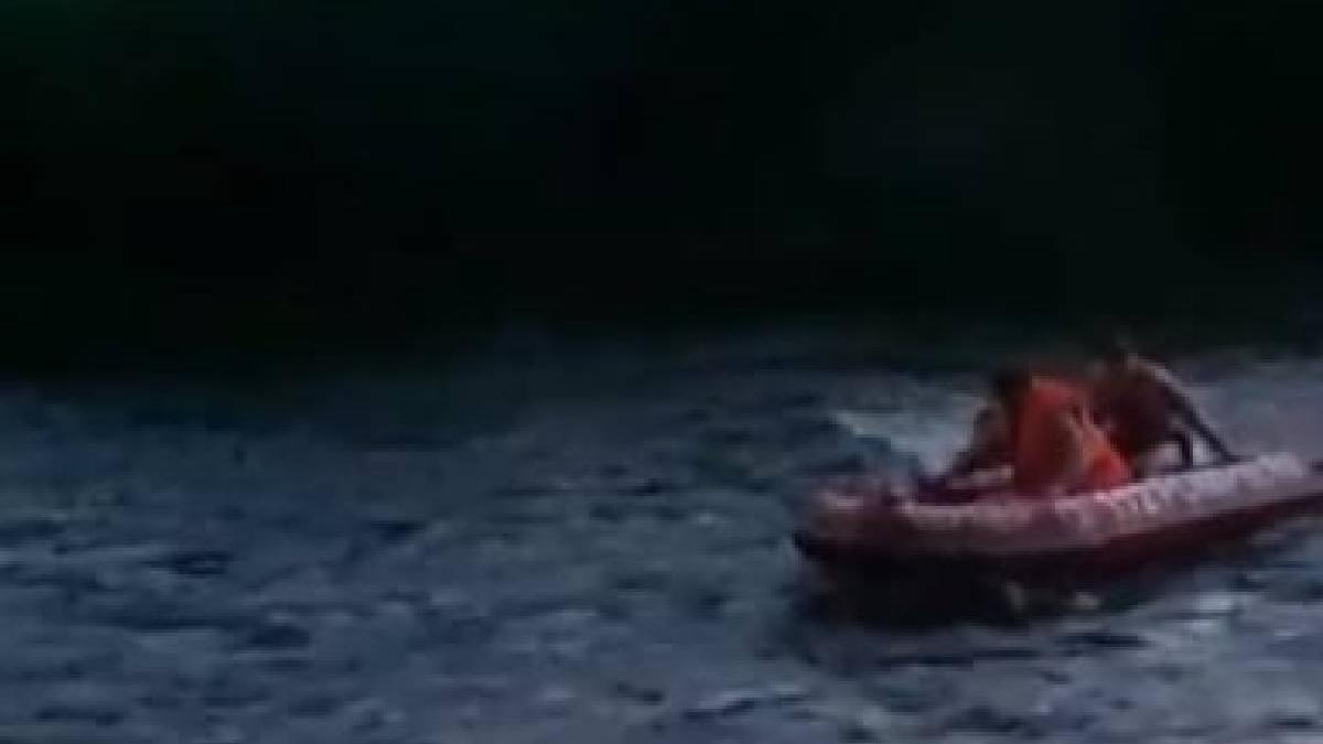 Intervenție dramatică de salvare în judeţul Hunedoara. Trei oameni ...