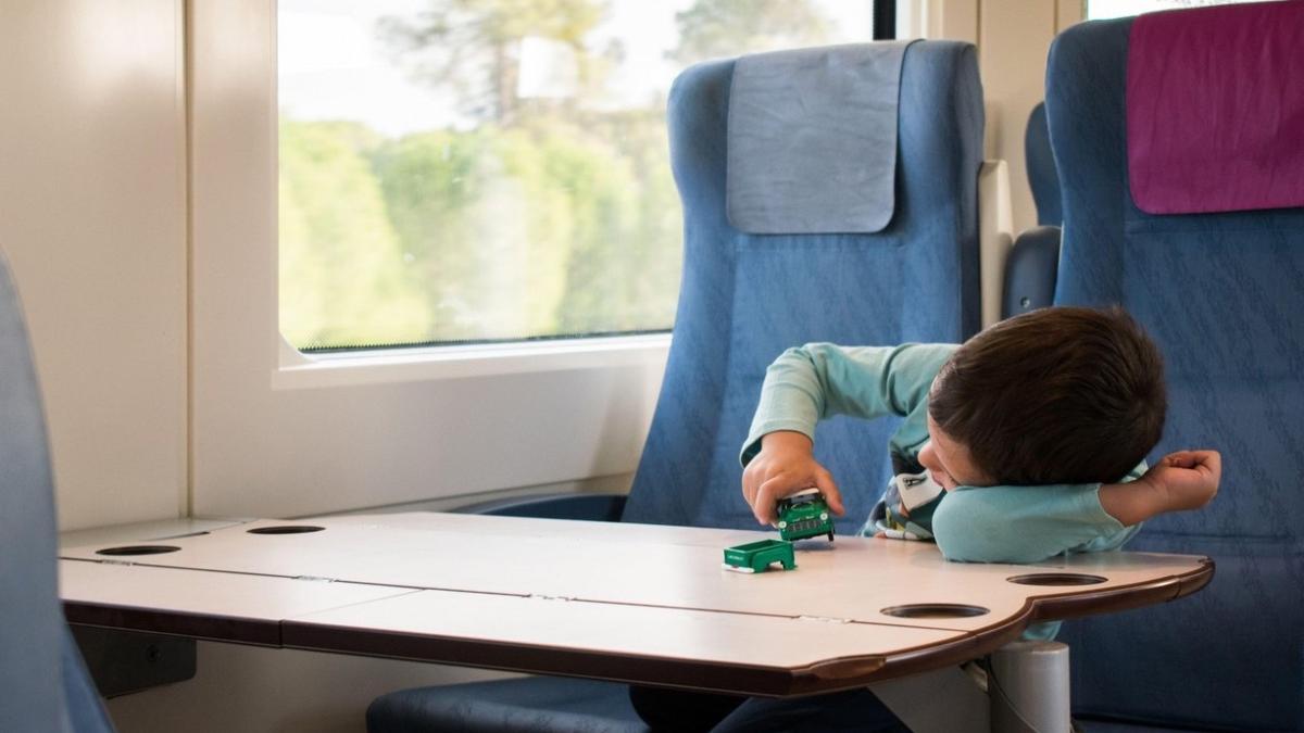 Un copil de cinci ani din Fetești a plecat singur cu trenul, la mare ...