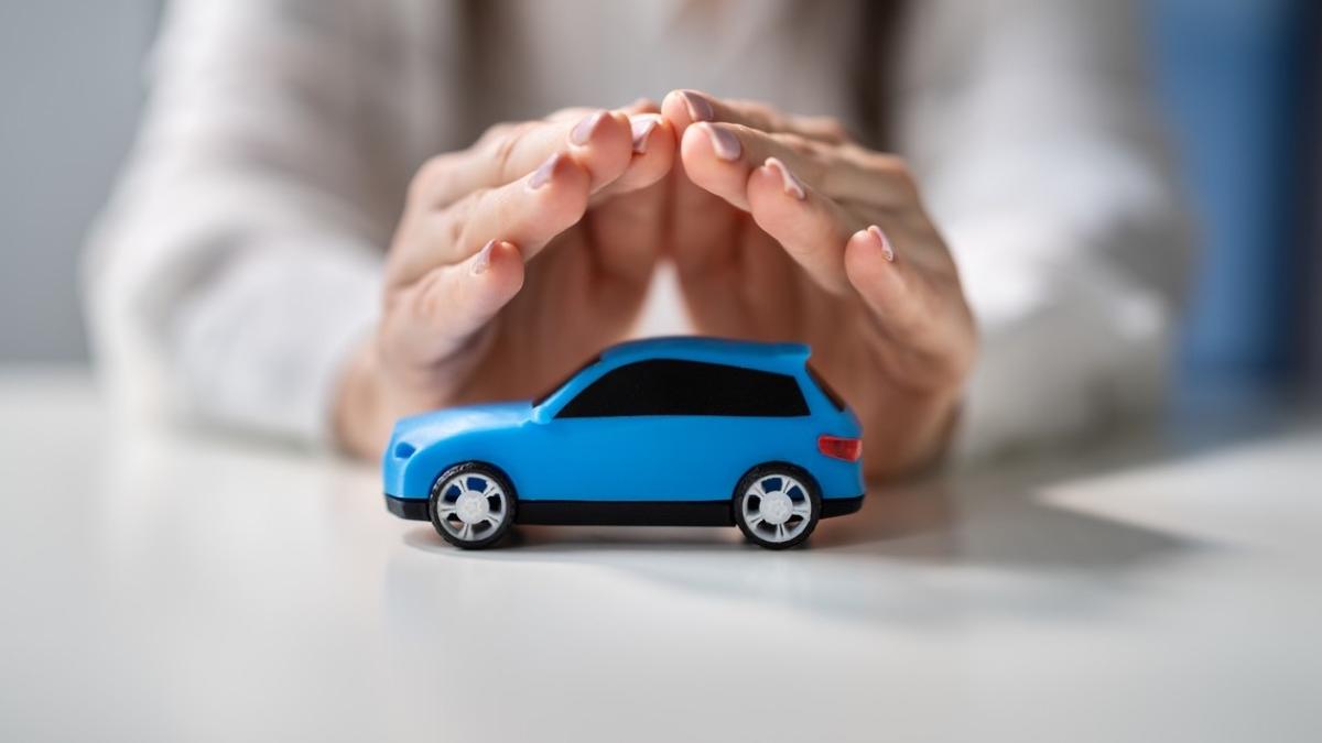 Surse: Tarifele RCA maximale vor fi menținute până la sfârşitul anului