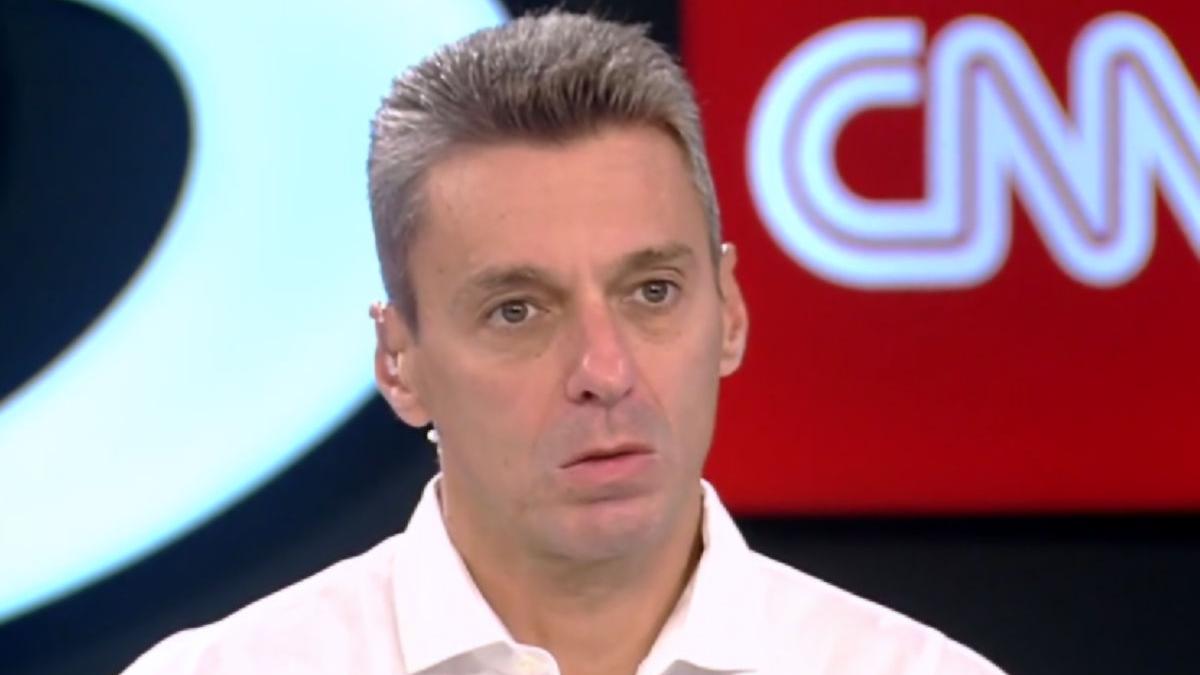 Mircea Badea: "Mă doare în cot de evaziunea fiscală. Pe mine mă ...