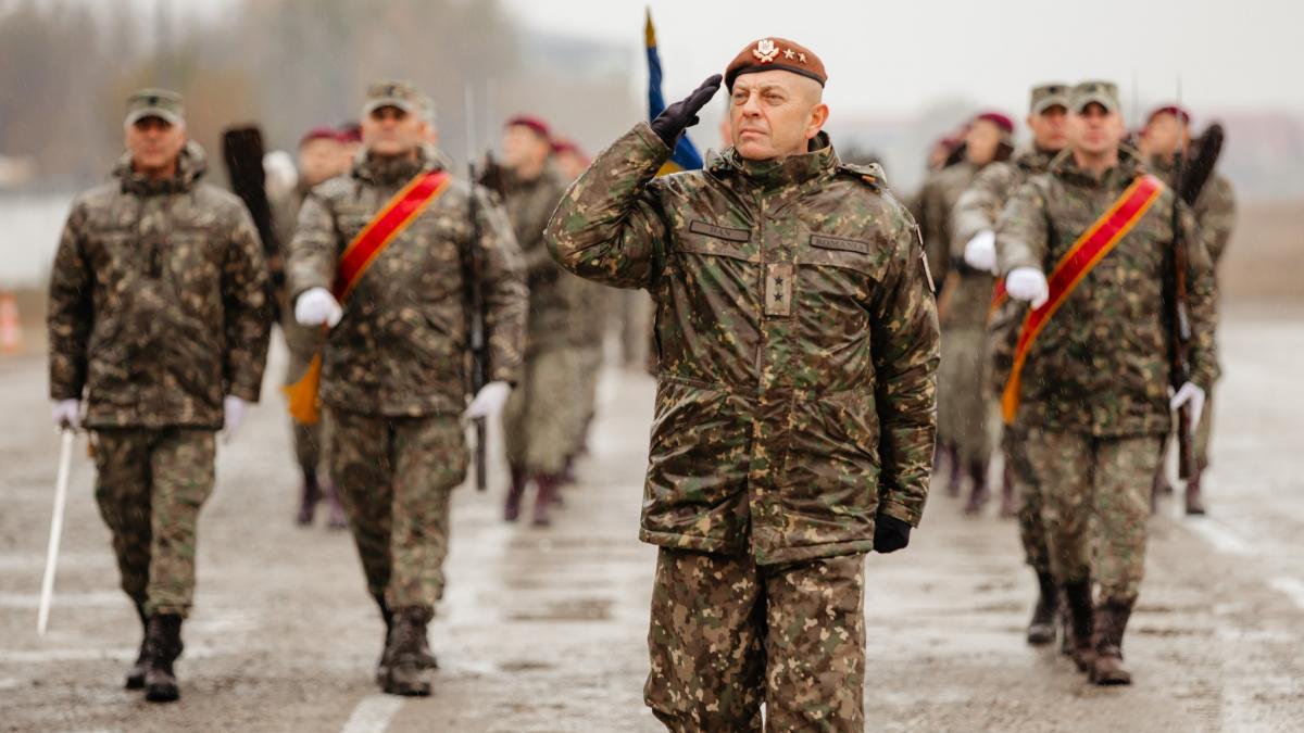 Parada de 1 Decembrie 2023. Peste 1.500 de militari vor defila în Piața ...