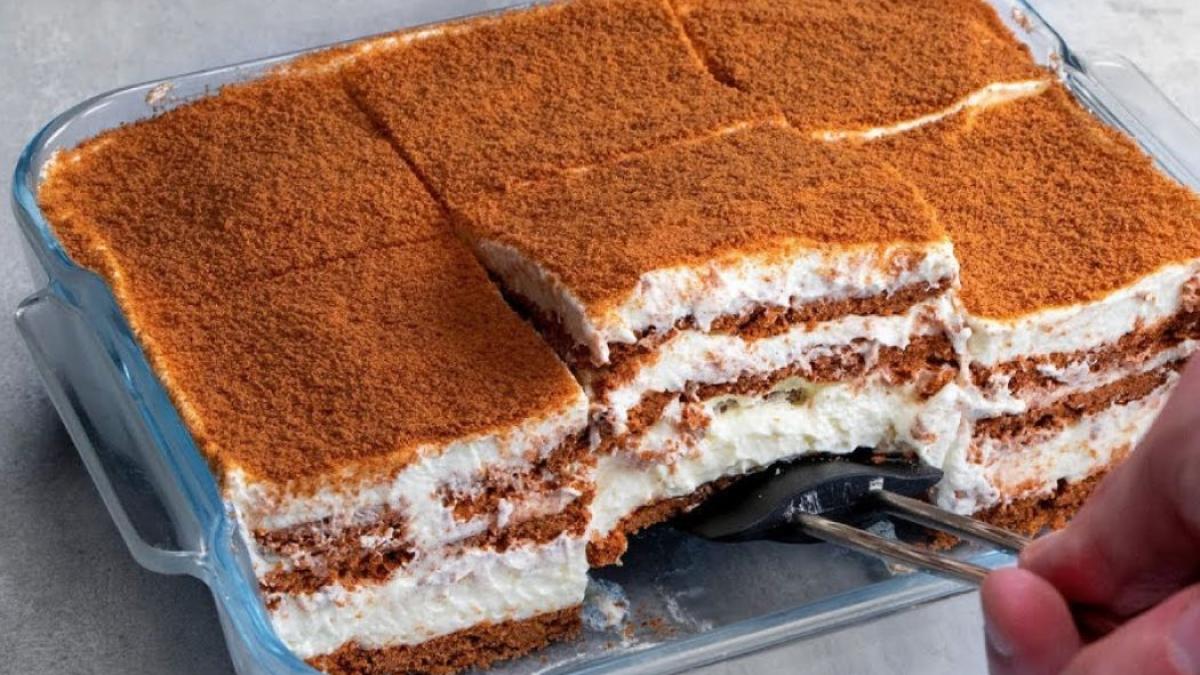 The lightning cake that you can make with only 10 lei. It is ready in 5 ...