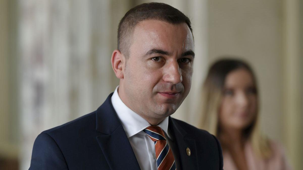 Ministrul Digitalizării a anunţat când vor putea românii să-şi schimbe ...