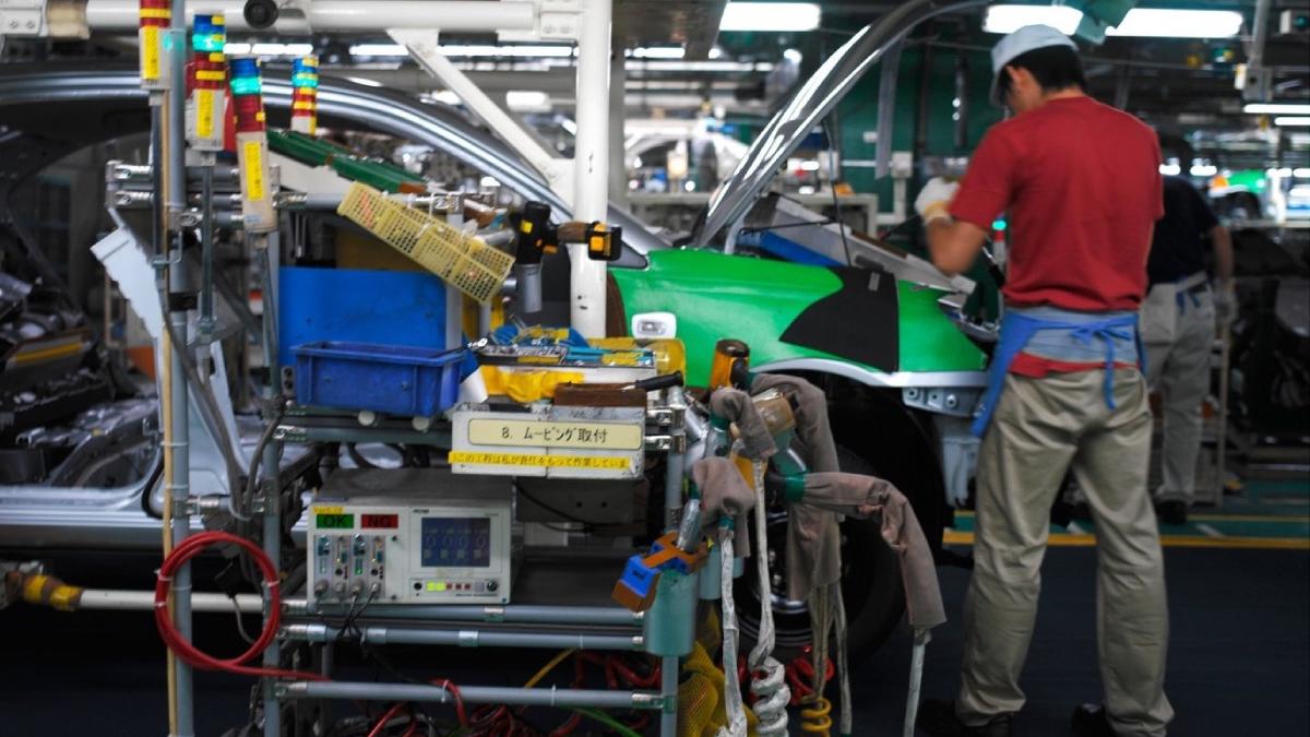 Compania renumită care promite angajaţilor din fabrici bonusuri record ...