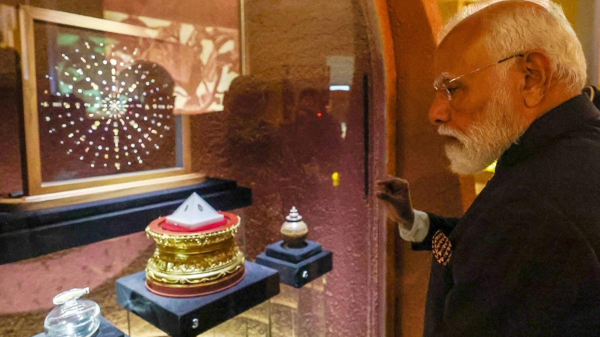 Pietrele preţioase de la Piprahwa, nestemate sacre legate de Buddha, au ...