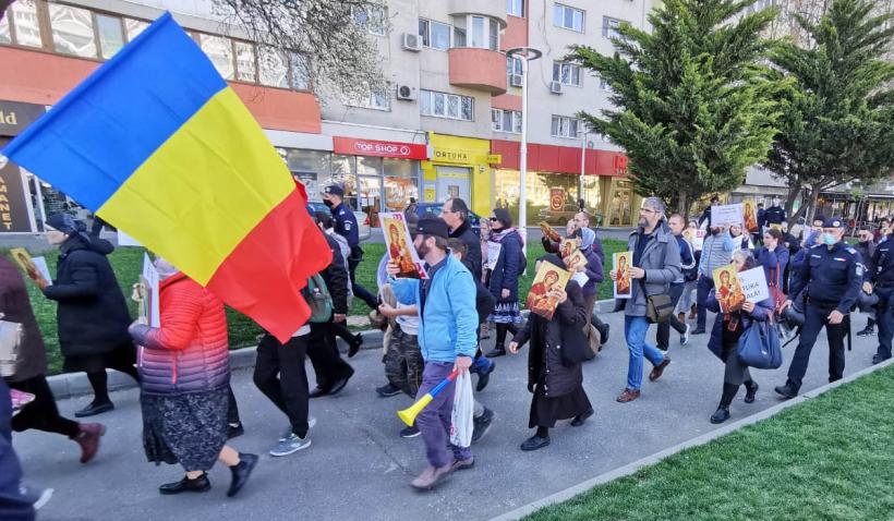 Români din toată ţara la protest în Bucureşti: Am venit să ne cerem ...