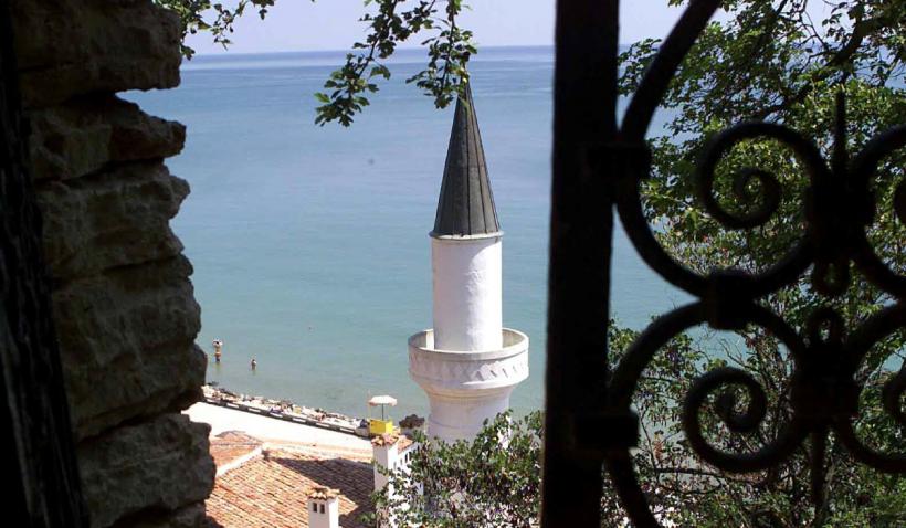 Galerie Foto - Castelul Reginei Maria şi grădina botanică din Balcic ...