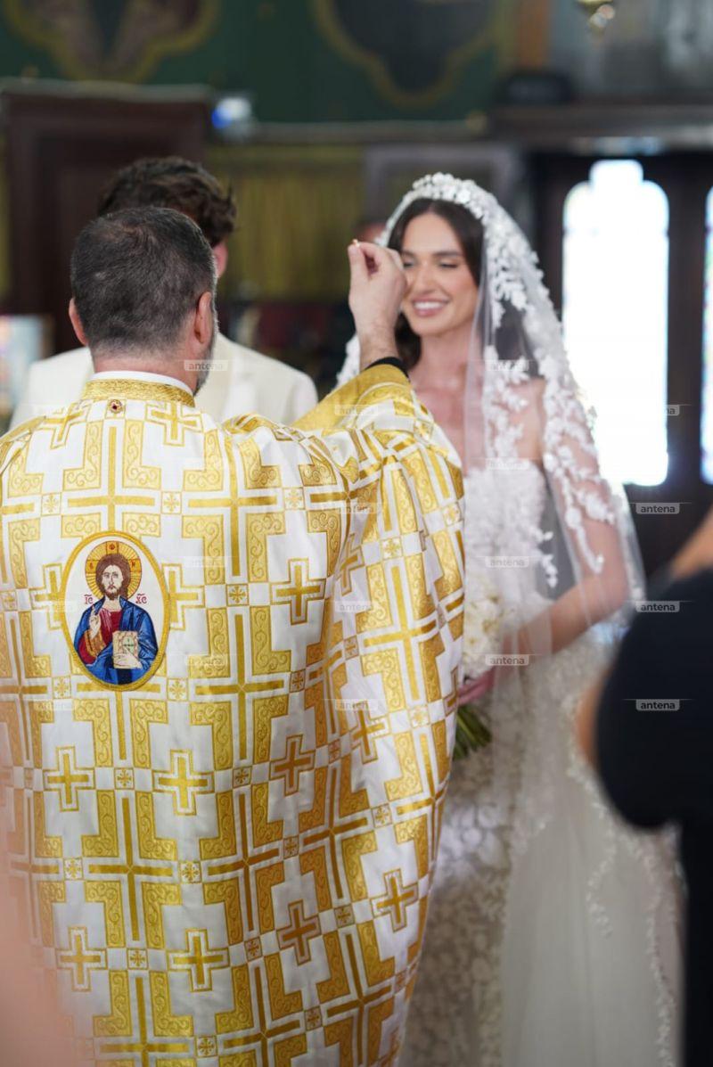 Galerie Foto - Imagini exclusive de la nunta Elenei și a lui Ianis Hagi ...