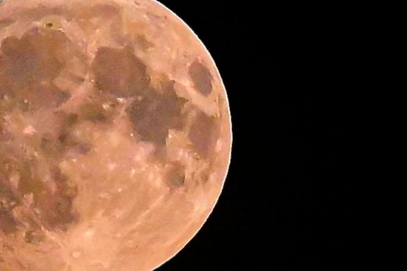 Galerie Foto - Cum s-a văzut Superluna Albastră din diferite colțuri ...