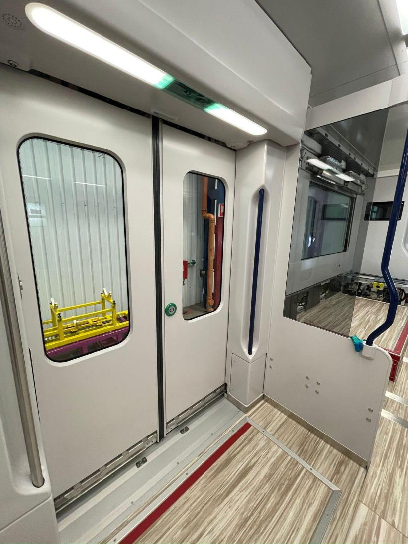 Galerie Foto - Primul tren electric nou din România a pornit la drum ...