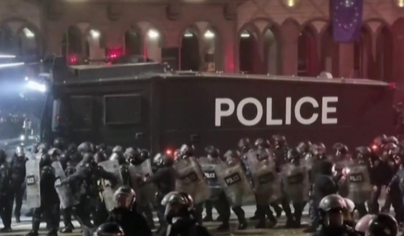 Galerie Foto - Proteste violente în Georgia după suspendarea ...