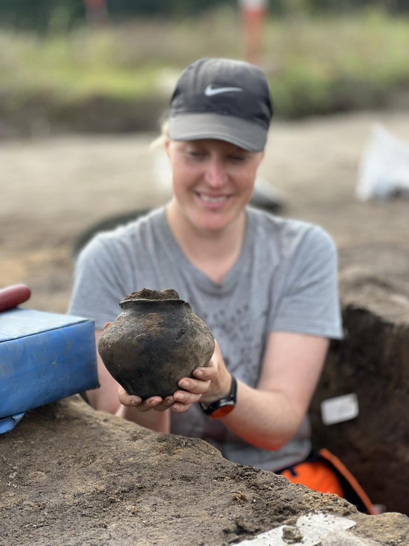 Galerie Foto - Descoperire arheologică rară: Artefacte valoroase, vechi ...