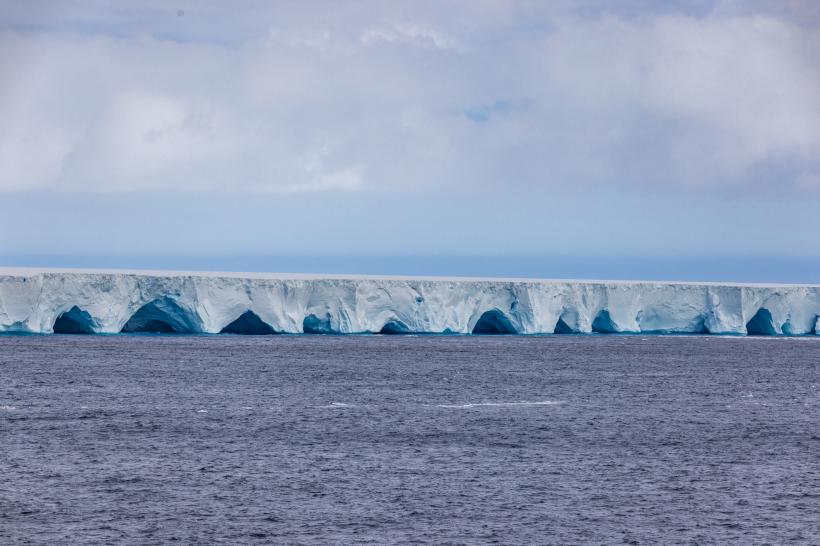 Galerie Foto - A23a, cel mai mare aisberg din lume, se află pe un ...